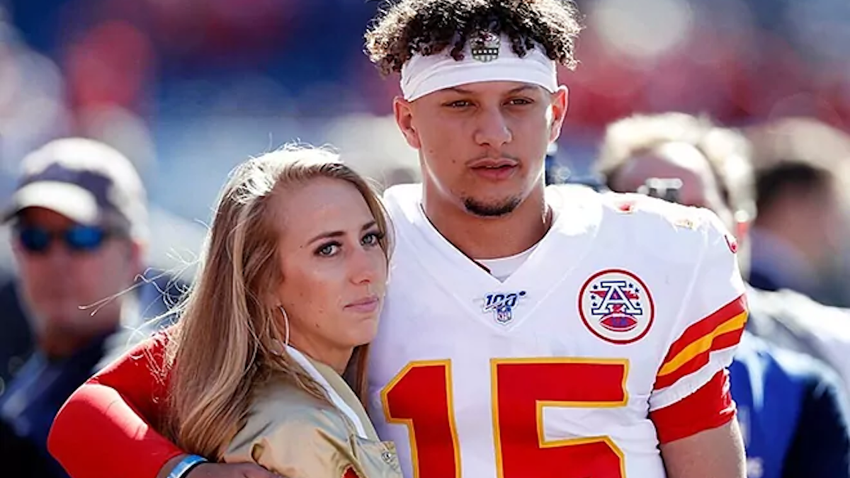 Former Cowboys star gives Patrick Mahomes what he couldn't give Dak ...
