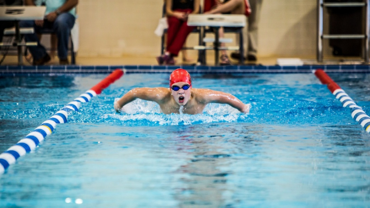 Professionals confirm how long you need to swim each day to get serious ...