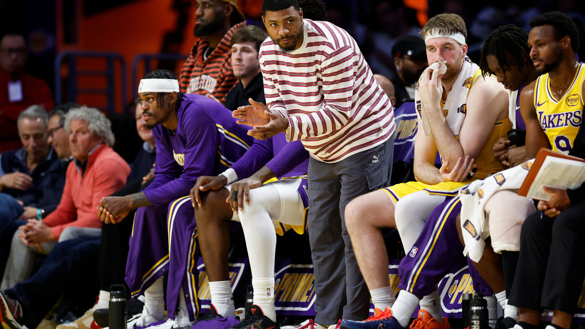 Lakers offering fans the chance to "sit with the stars" during the ...