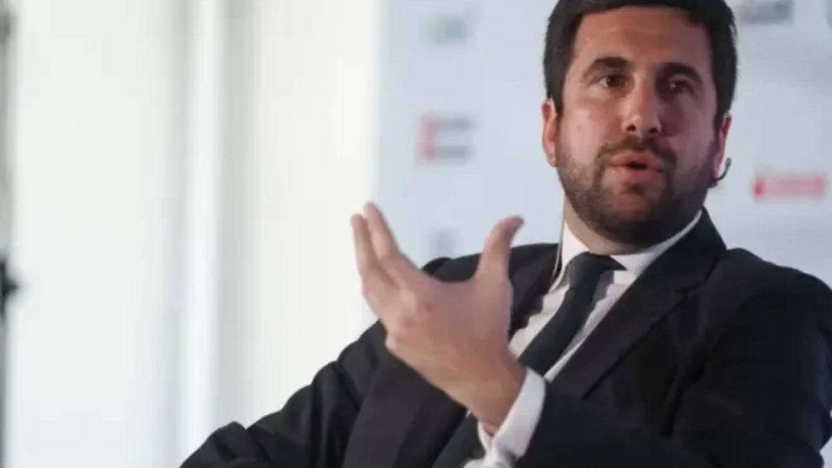 It's official: Enrique Riquelme is running in the elections: "After 20 ...