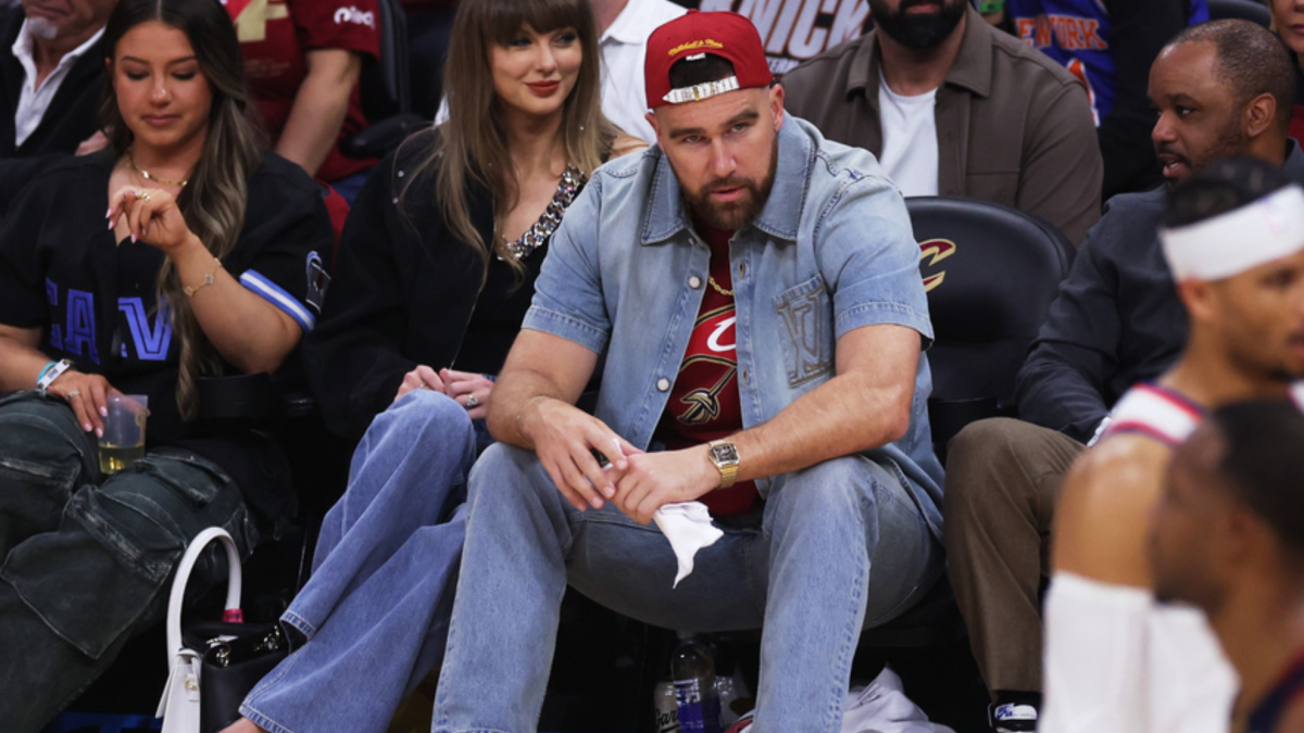 ESPN commentators snub Taylor Swift with an offensive gesture that ...