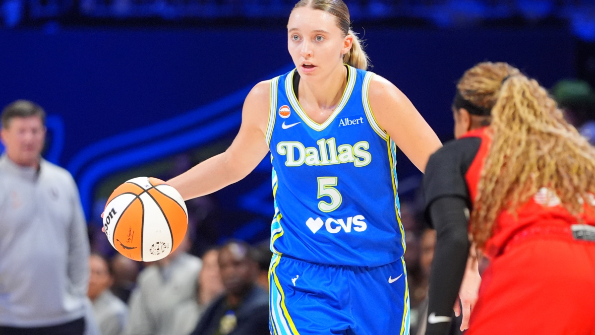 Paige Bueckers surpasses all WNBA players including Caitlin Clark with ...