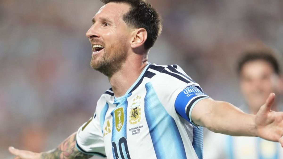 Messi compares himself to just one person and it’s not a soccer player ...