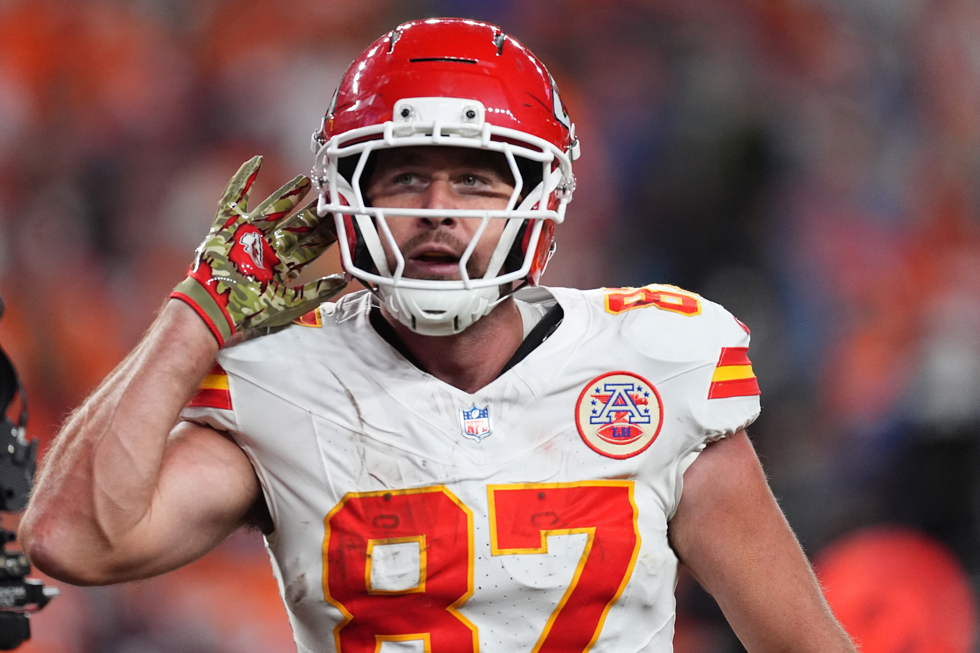 Democrats slam Travis Kelce in viral video comparing him to Donald ...