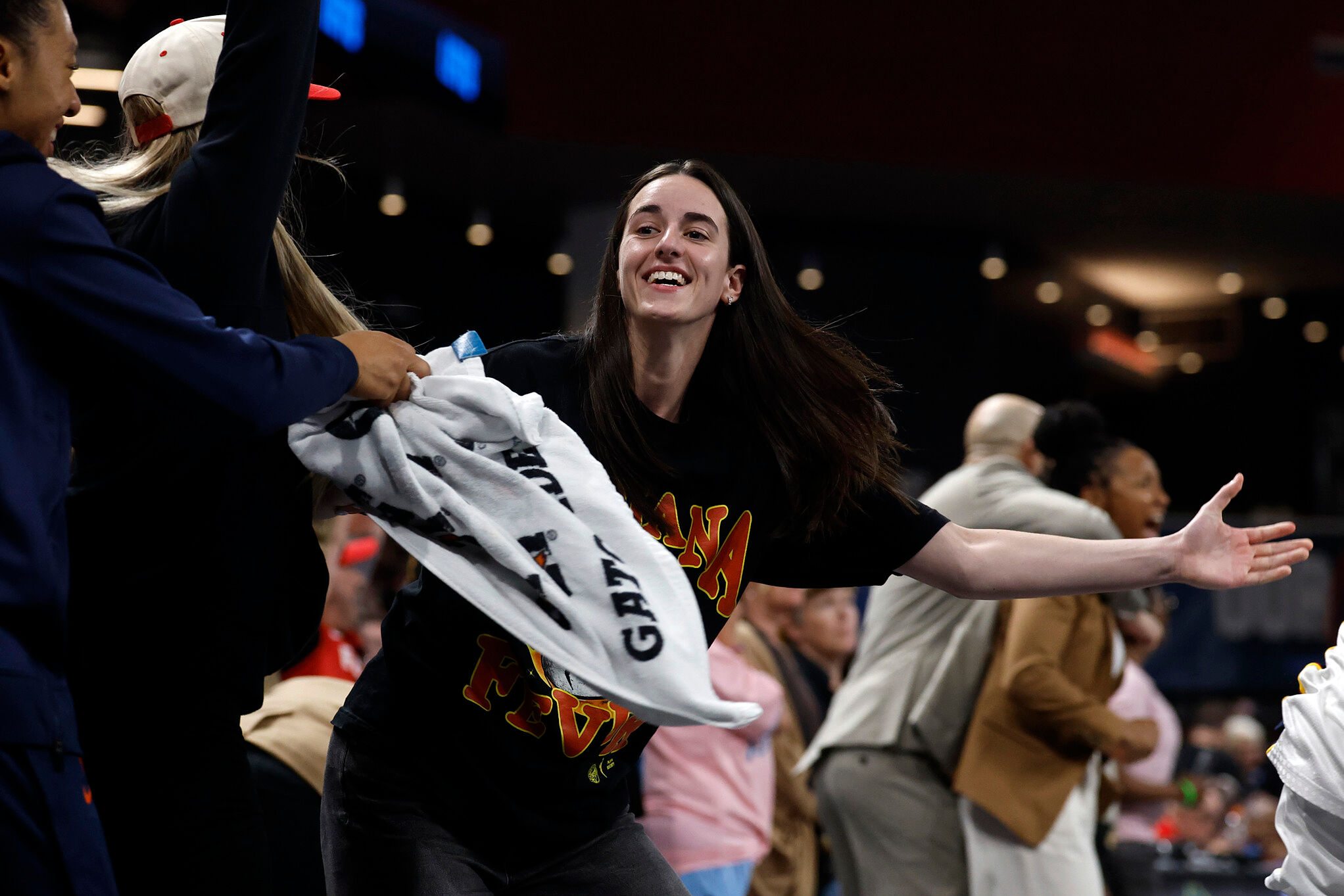 Fans melt down after Caitlin Clark joins Taylor Swift in Chiefs suite ...
