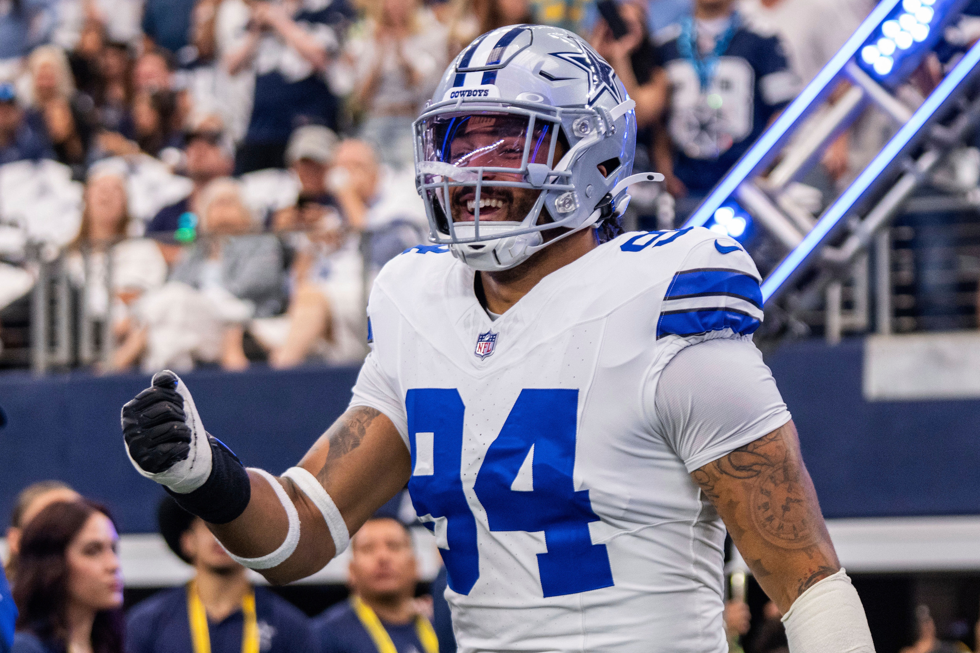 Girlfriend of Dallas Cowboys star Marshawn Kneeland speaks for first ...
