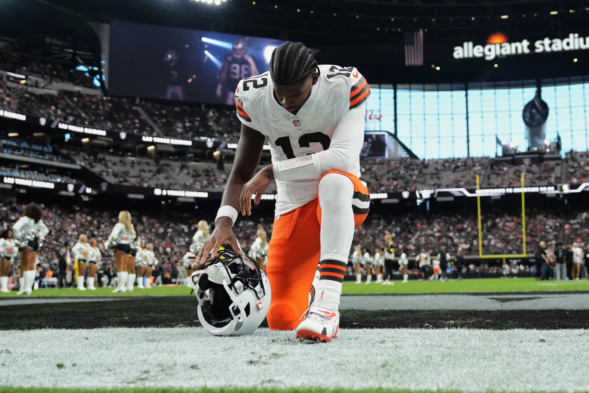 Shedeur Sanders sends a strong message after crushing Dillon Gabriel's ...