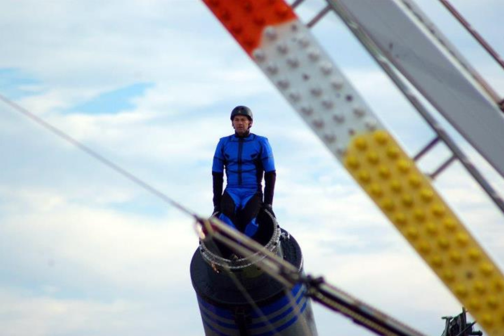 Daredevil's human cannonball stunt ends in horror as wind blows him off ...