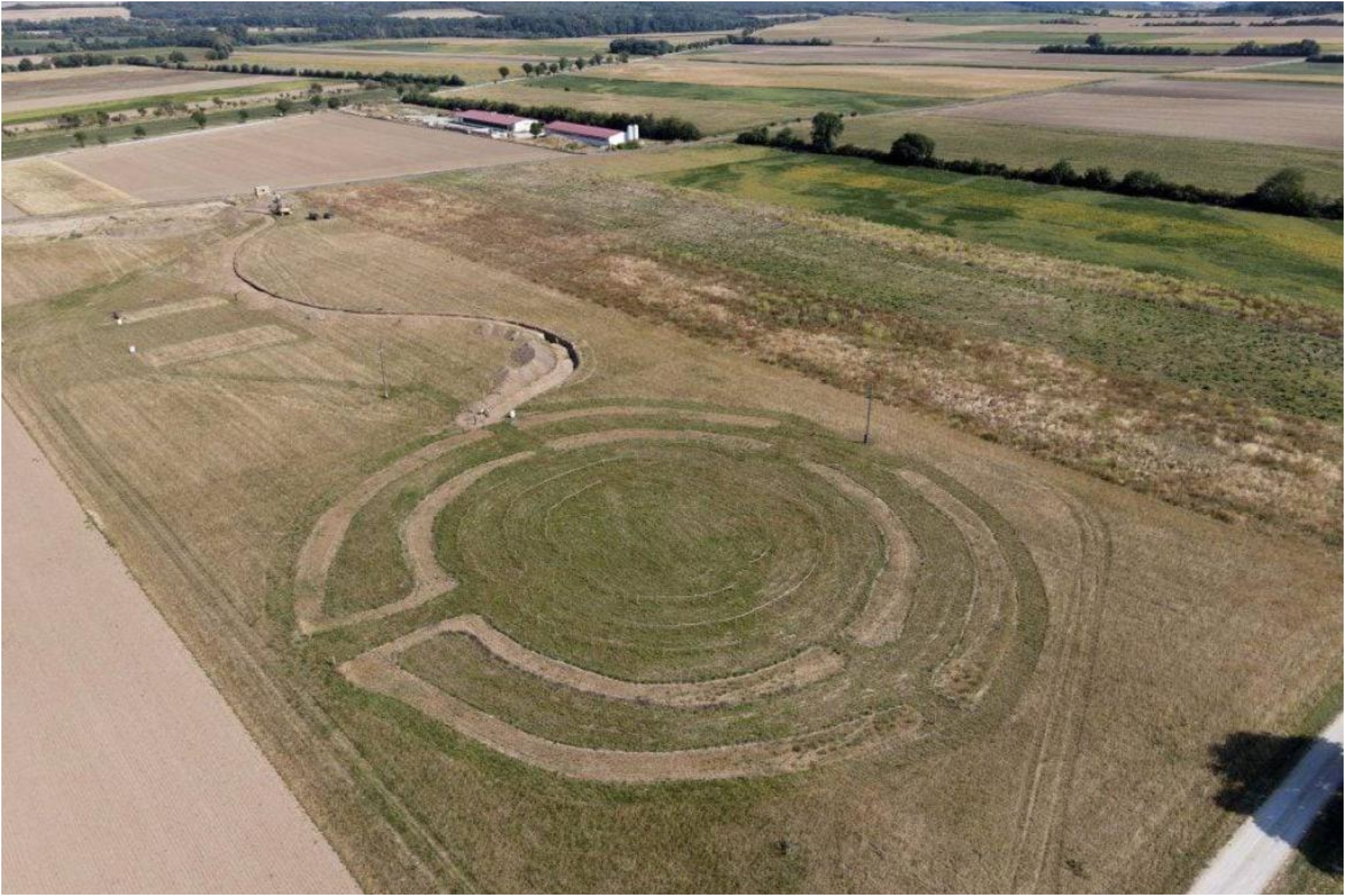 They look like UFO signals but they are the footprints of civilization ...