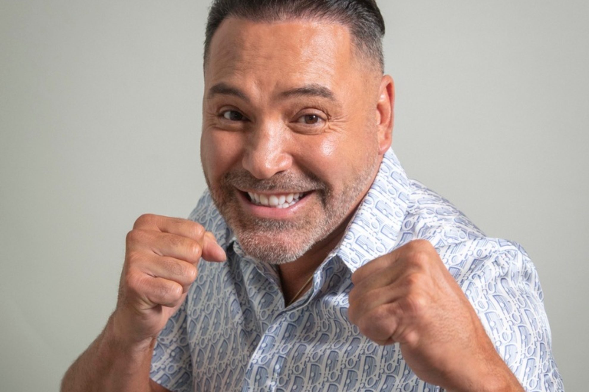 Oscar De La Hoya's shocking face in latest video leaves fans asking ...