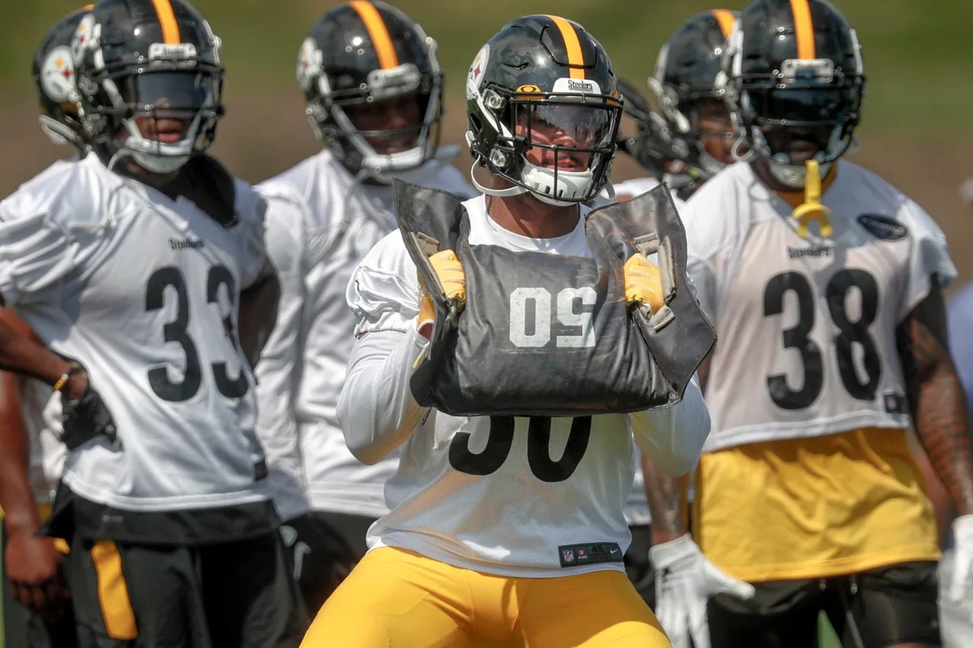 What do NFL players do during the offseason? Rules and other conditions ...
