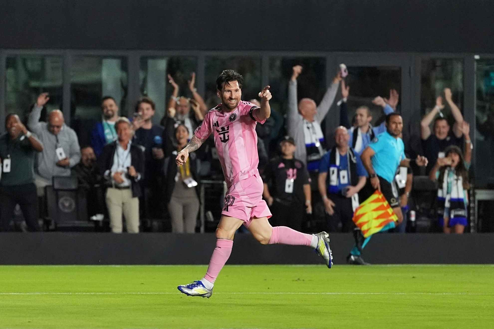 Messi's magic continues: Two goals in two games | MARCA