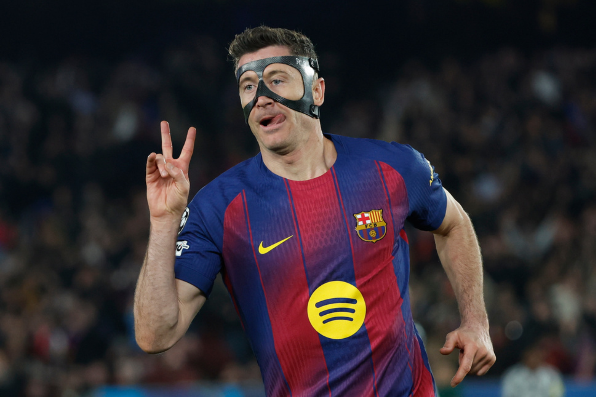 Lewandowski transfer rumors drag Juventus into race for Barcelona star ...