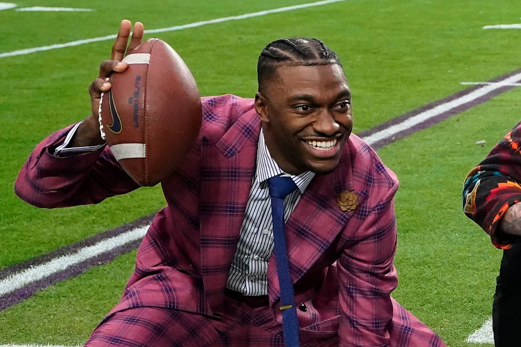 Robert Griffin III announces that he will return to football to compete ...