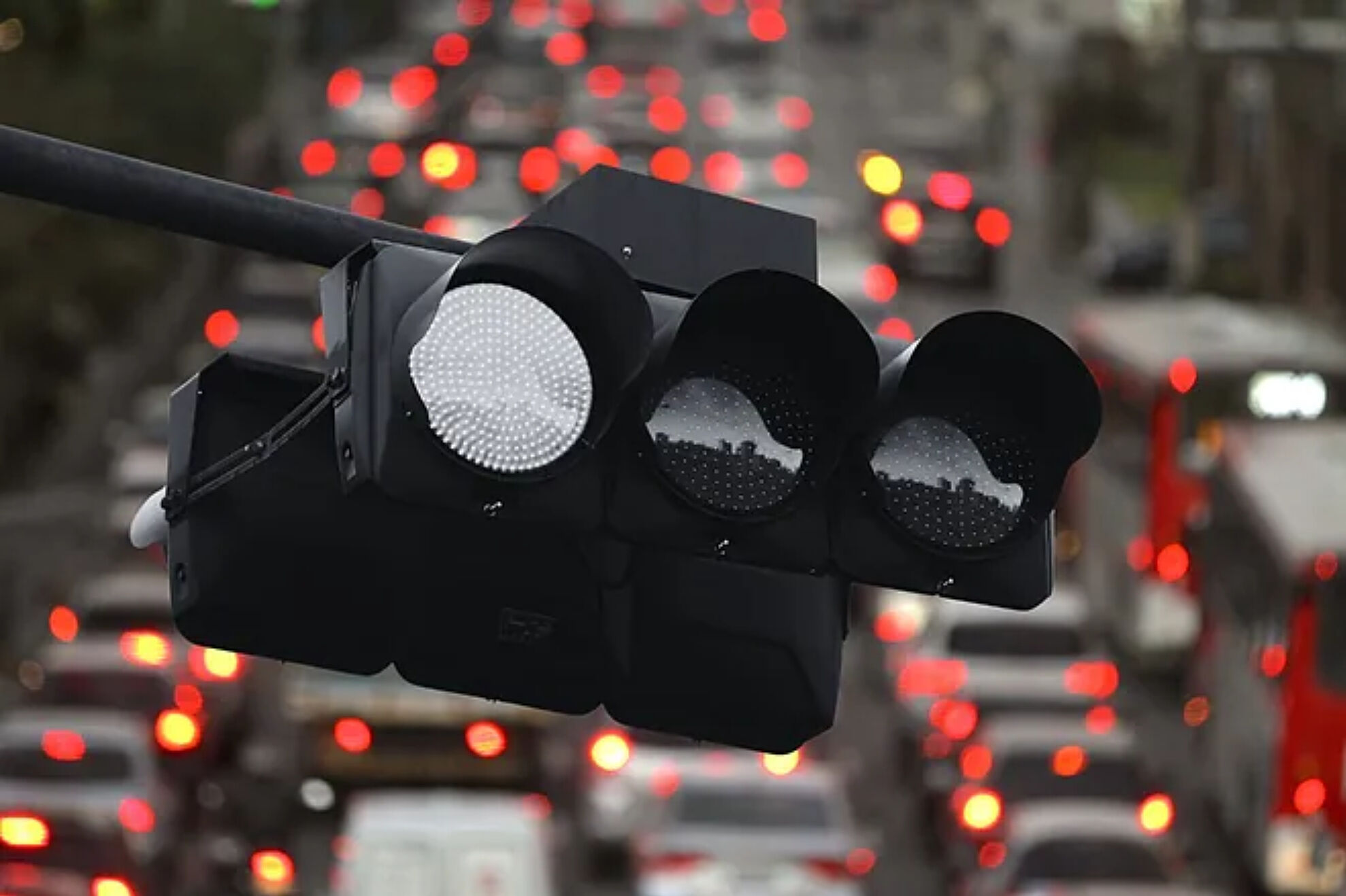 Fourth color could be added to traffic lights in the United States ...