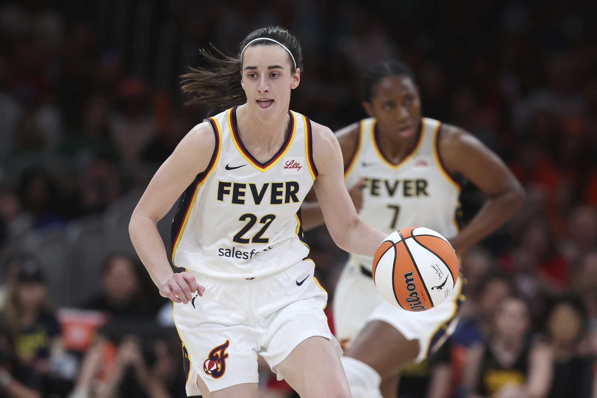 Caitlin Clark injury update: Indiana Fever star gives fans a scare in ...