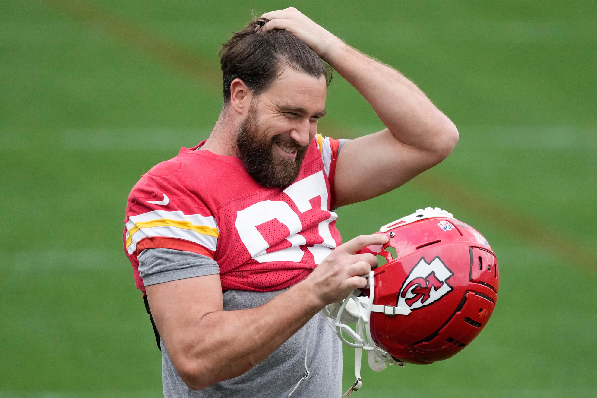 Travis Kelce's decline in tight end rankings sparks debate about Chiefs ...