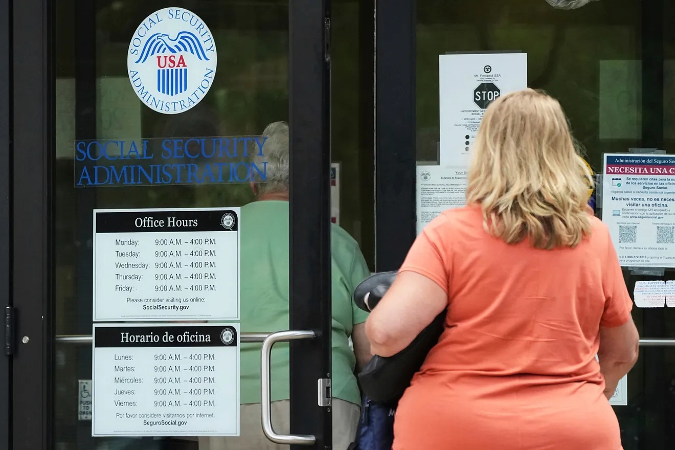 Who receives a Social Security payment on May 13, 2026? | MARCA