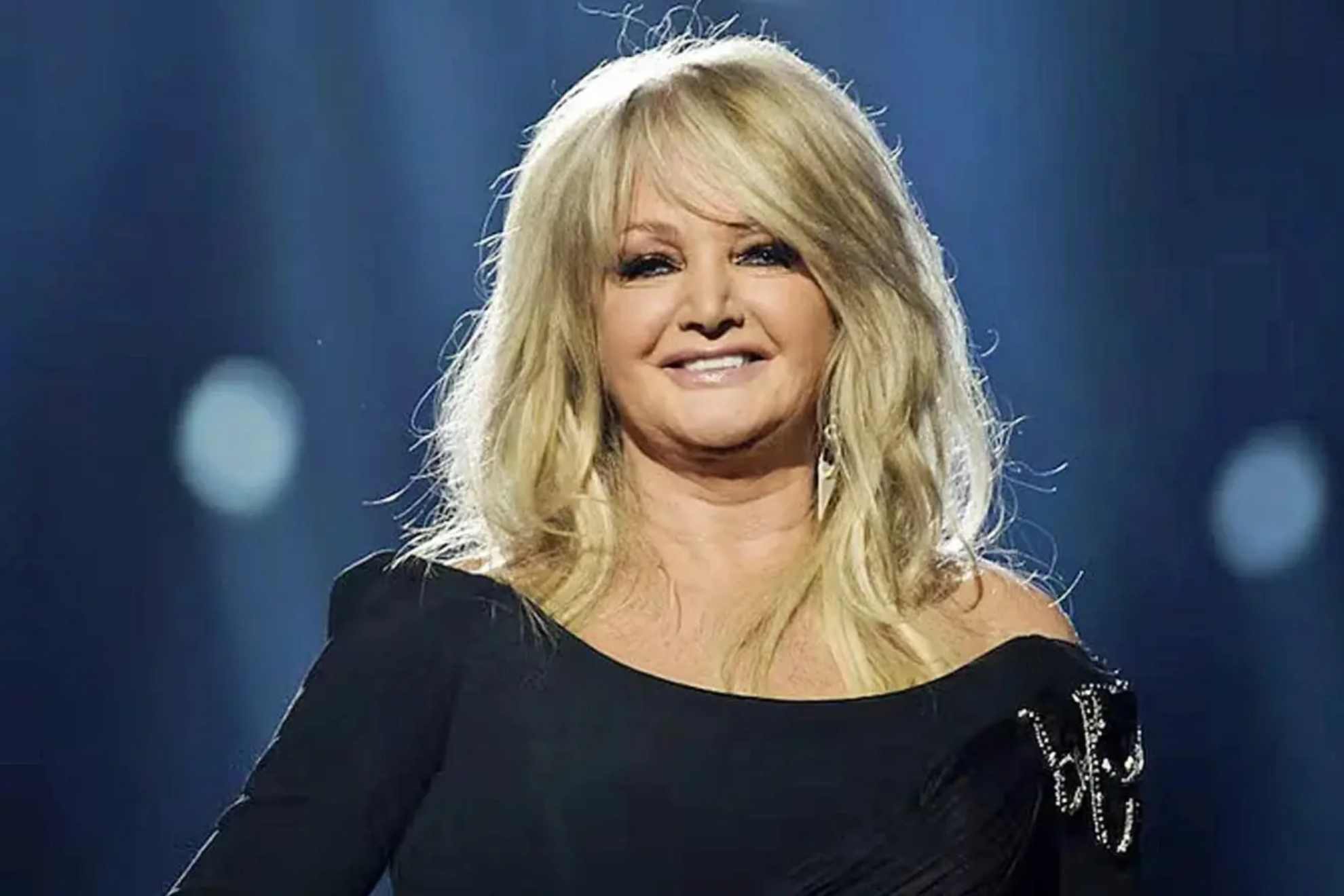 Bonnie Tyler placed in an induced coma after emergency intestinal ...