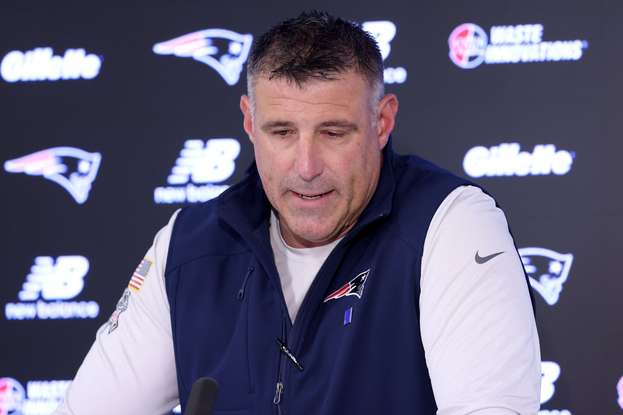 Mike Vrabel proclaims love for wife and kids in post-Dianna Russini ...