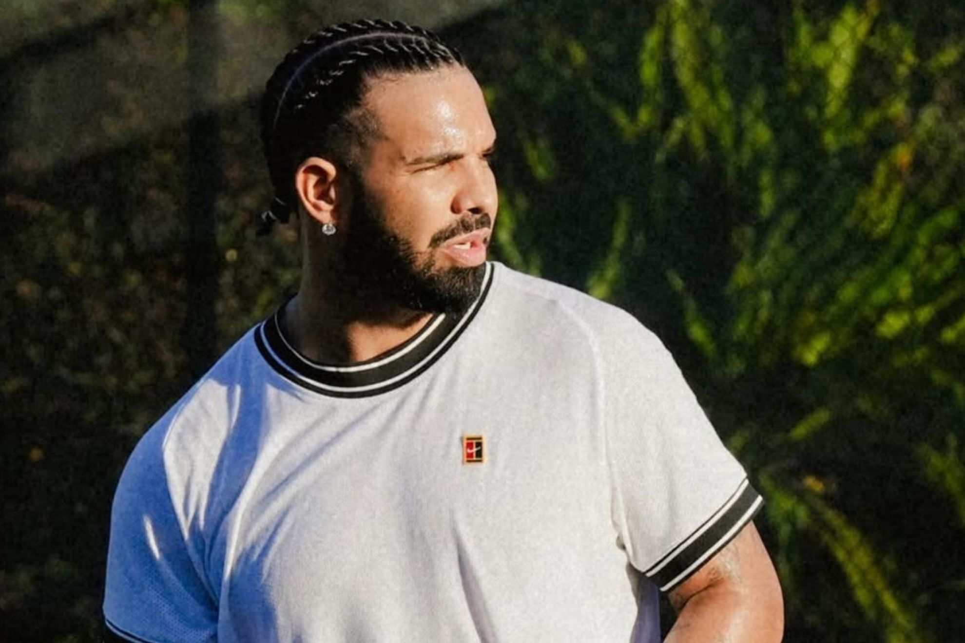 Drake arrives in full billionaire mode before Formula 1 weekend with ...