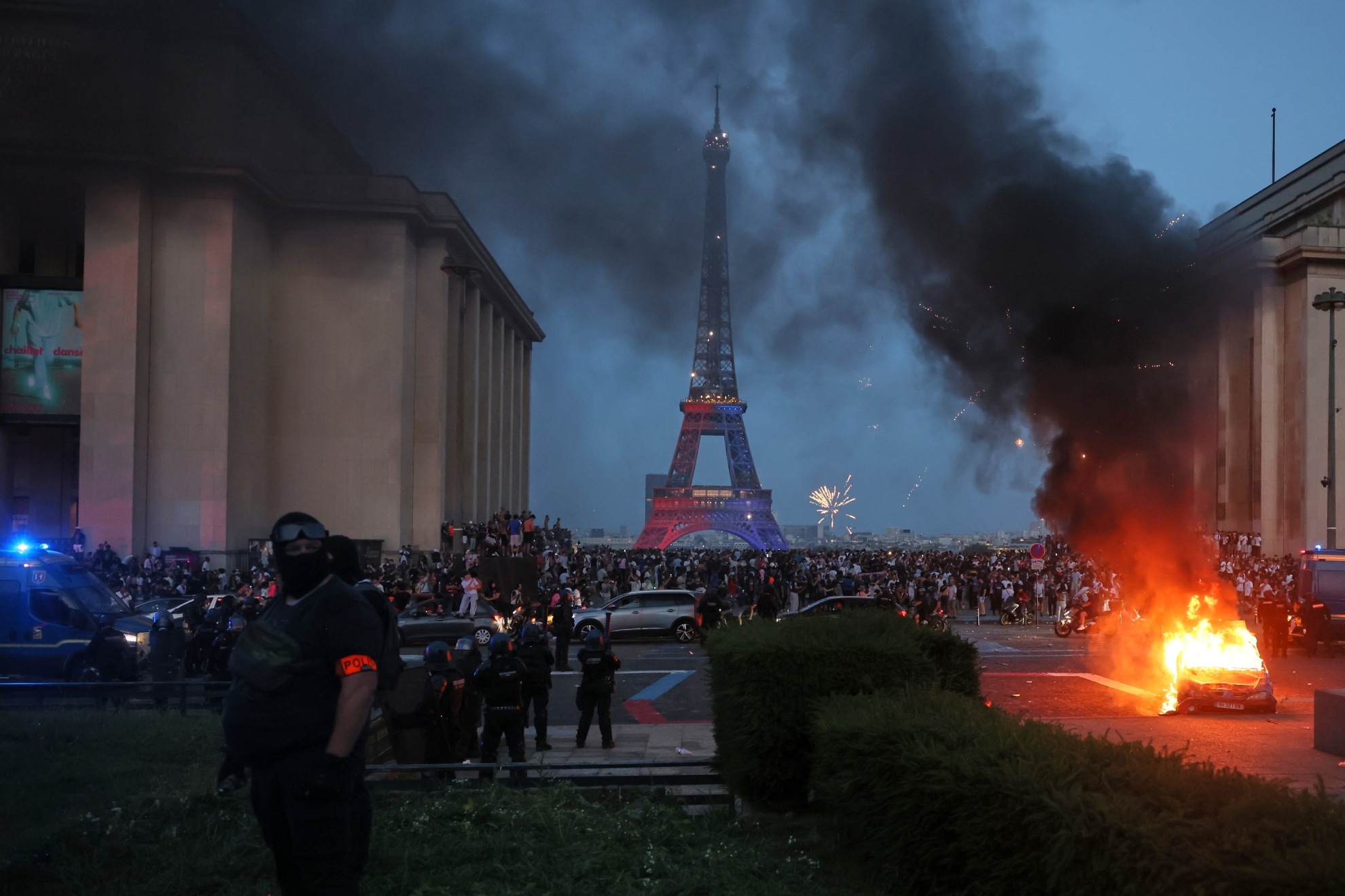 Chaos in Paris after PSG secures second consecutive Champions League ...