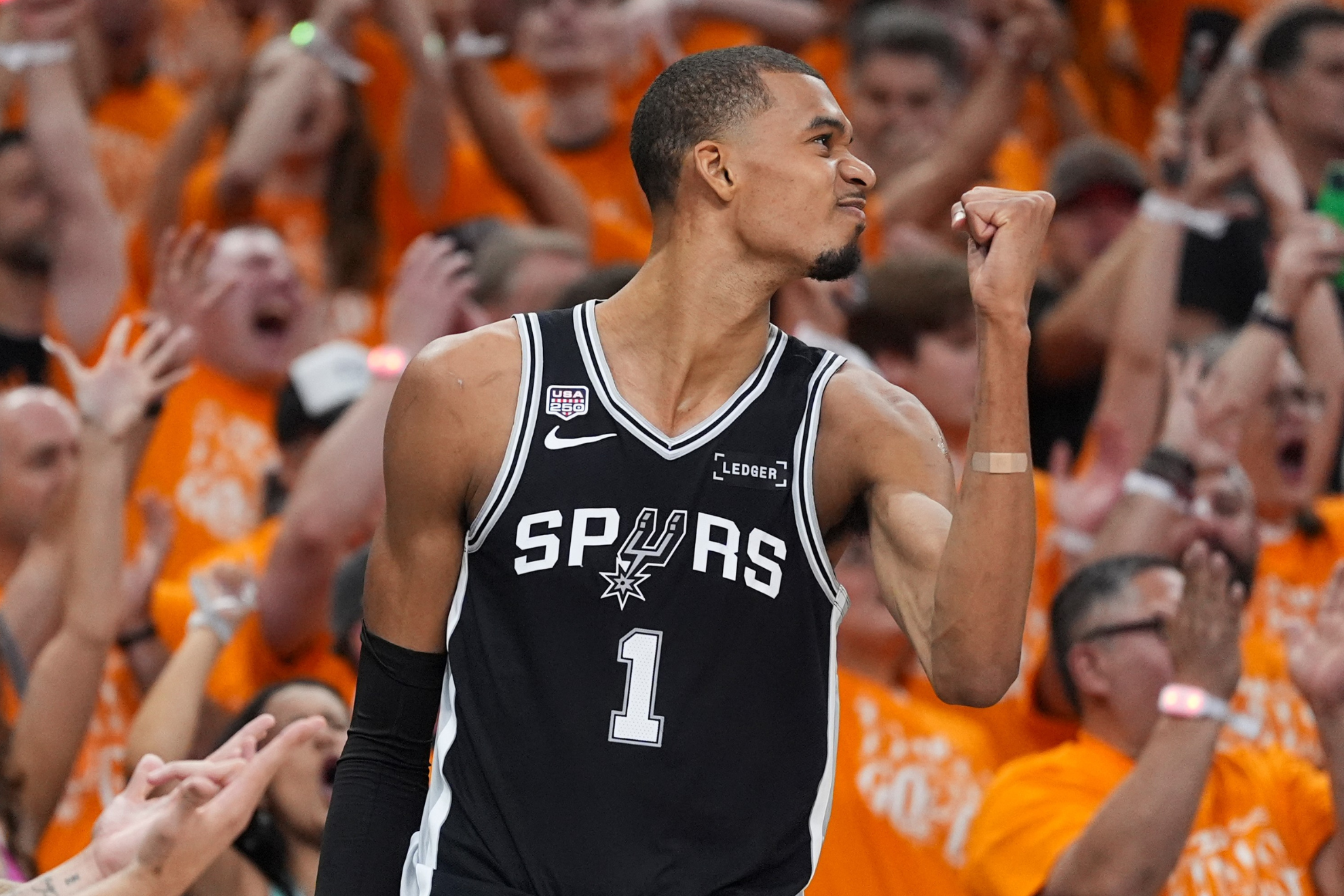 Spurs pull off legendary troll job on Knicks before NBA Finals Game 1 ...