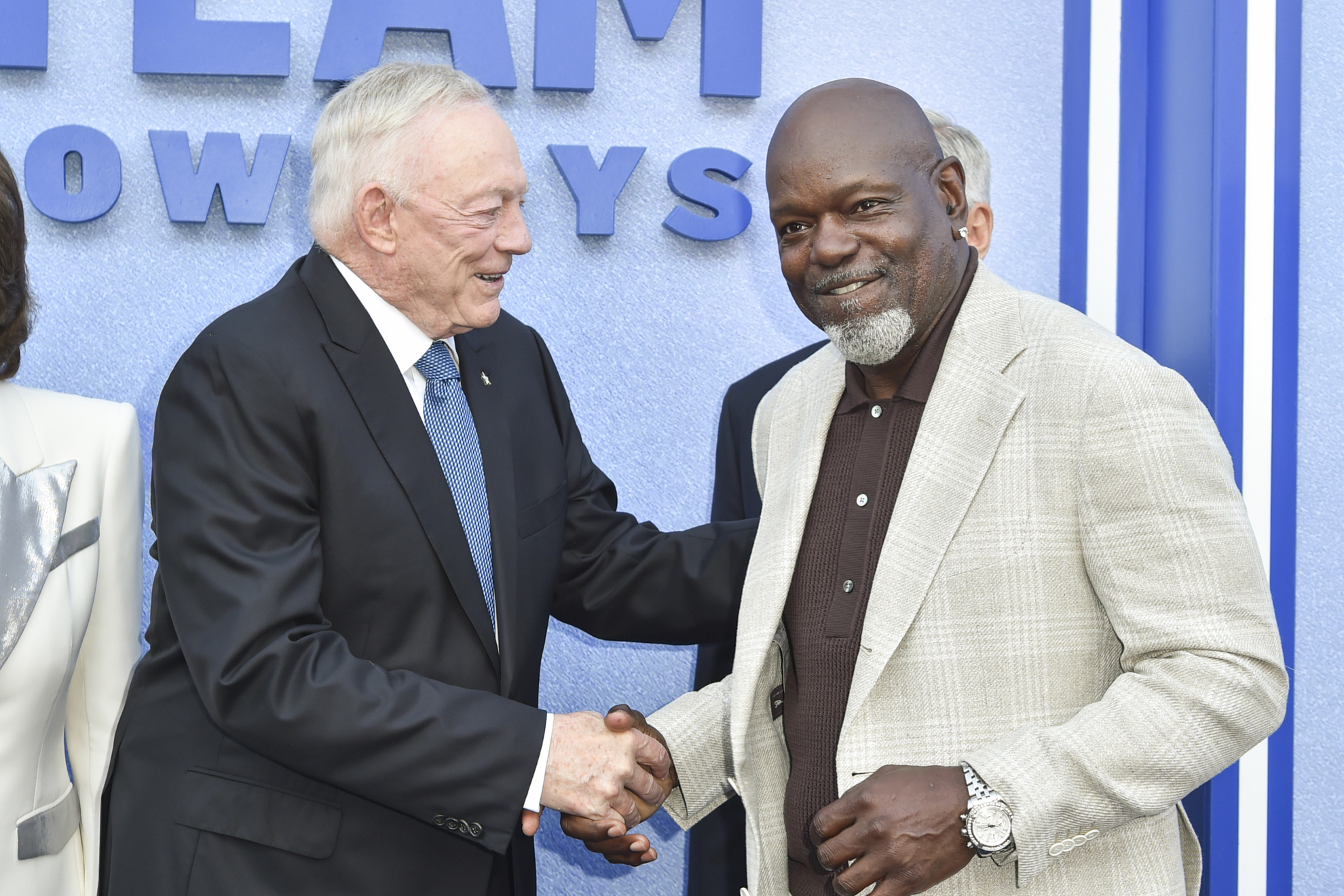 Emmitt Smith is helping Jerry Jones with his plan to repeat the Cowboys ...