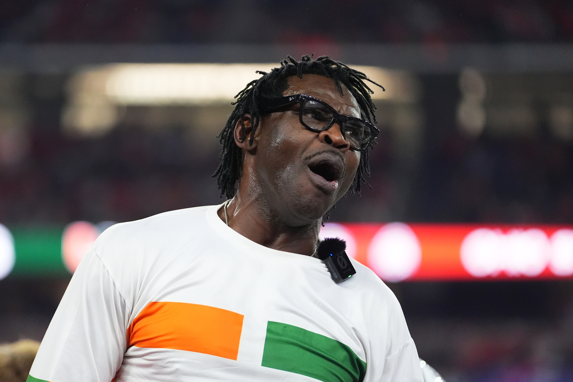 Who is the mysterious woman who accompanied Michael Irvin at UFC ...