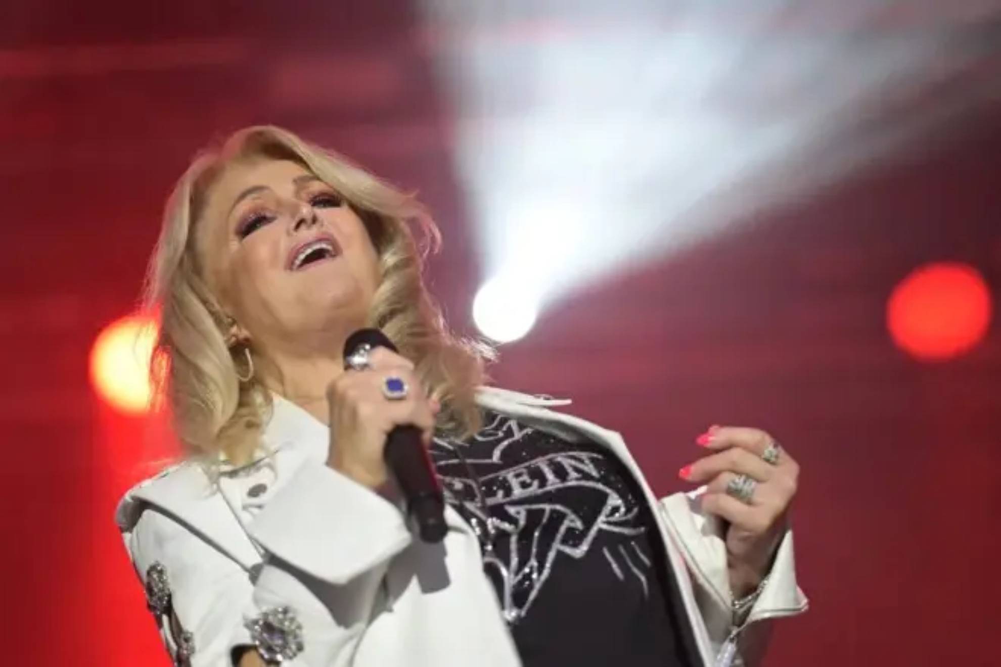 Hope for Bonnie Tyler: she is no longer in a coma, although her ...