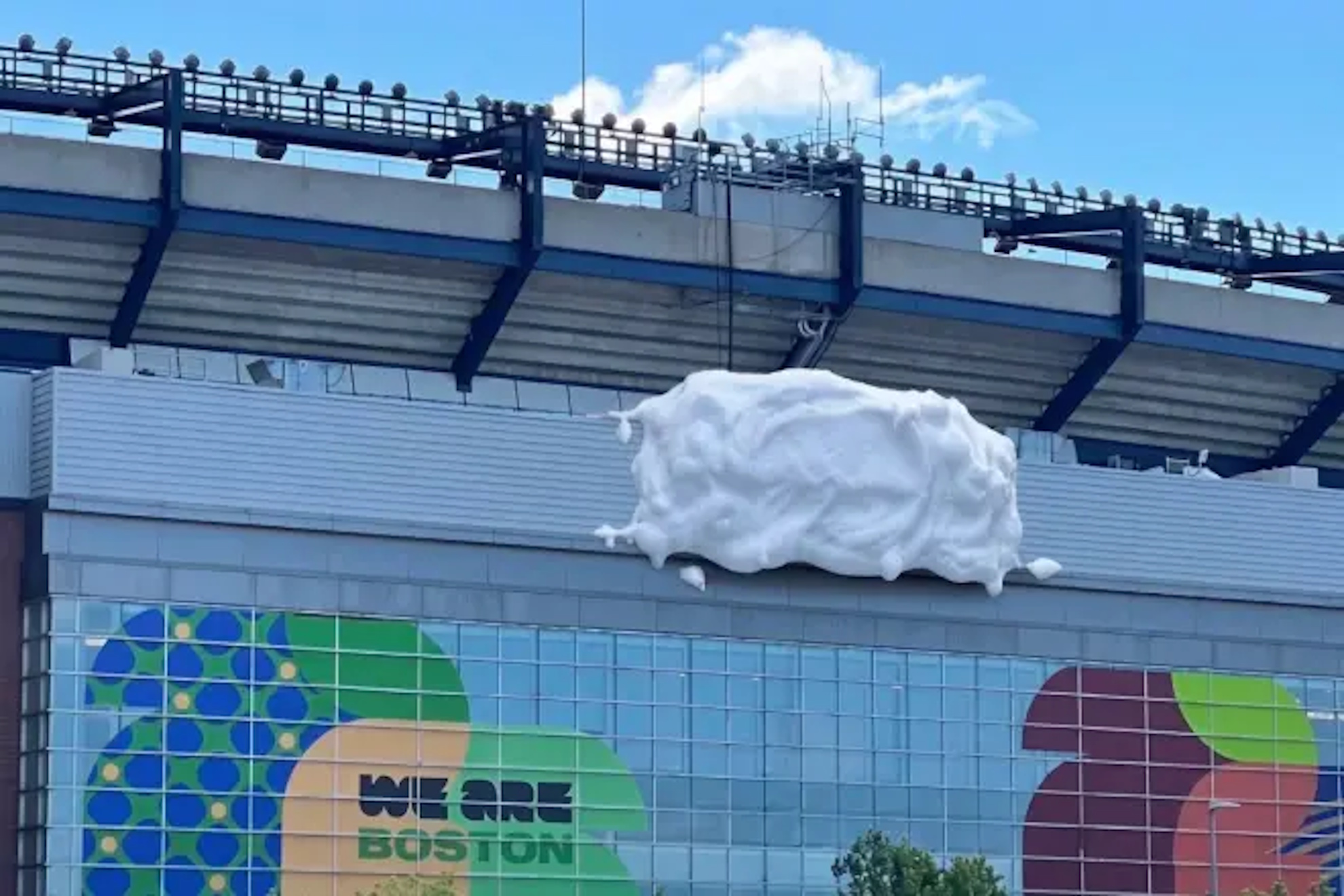 Gillette also uses ingenuity and covers its logo by simulating shaving ...